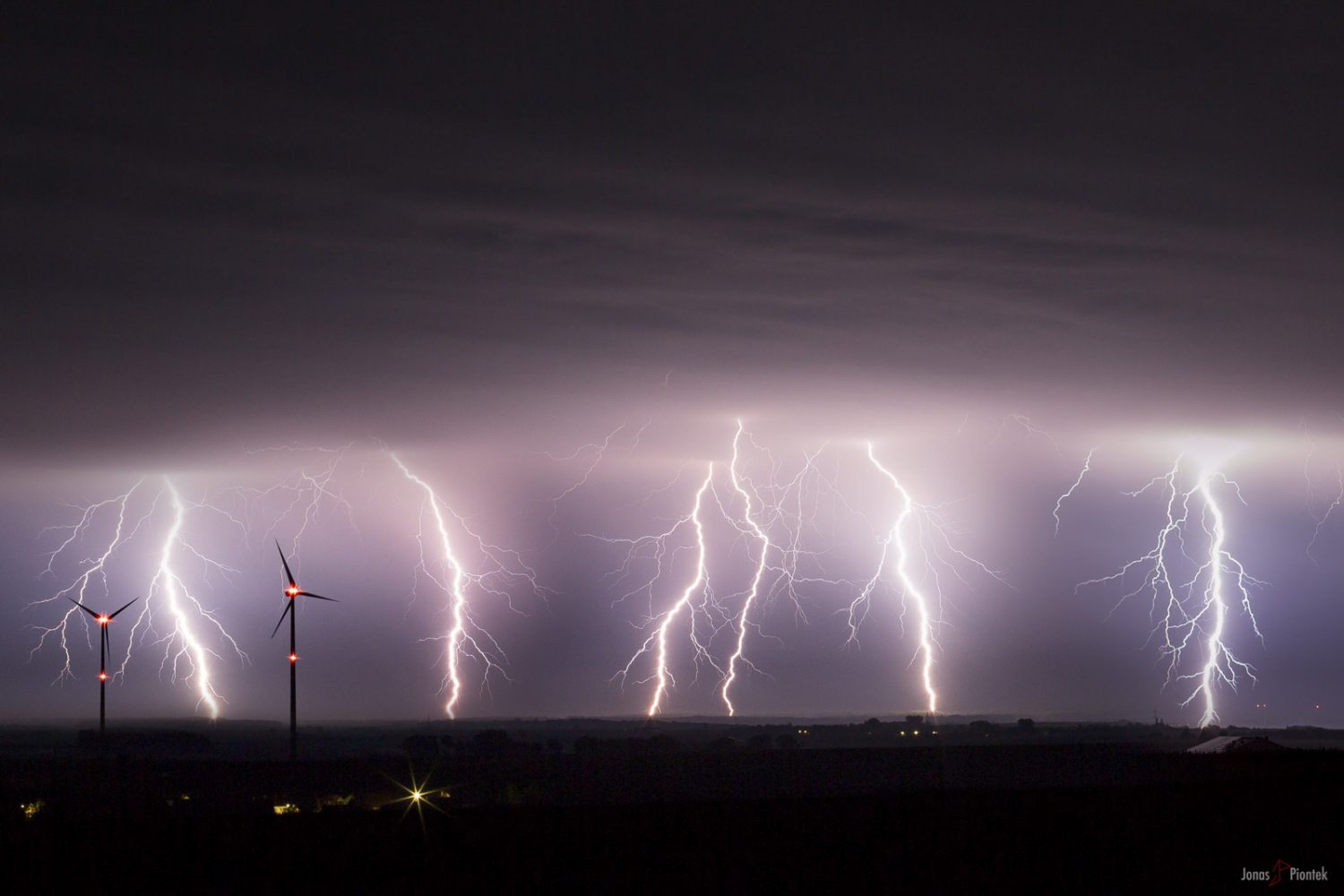 The Life of a Storm Chaser - Nature TTL