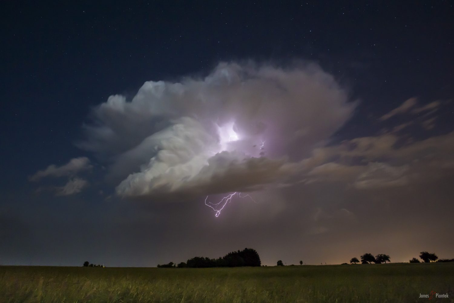 The Life of a Storm Chaser - Nature TTL