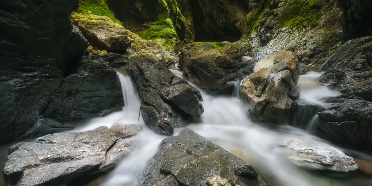 How to Use Reflected Light for Better Landscape Photos - Nature TTL