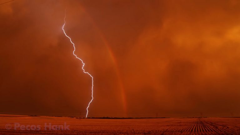 Essential Tips and Tricks for Capturing Amazing Lightning Images ...