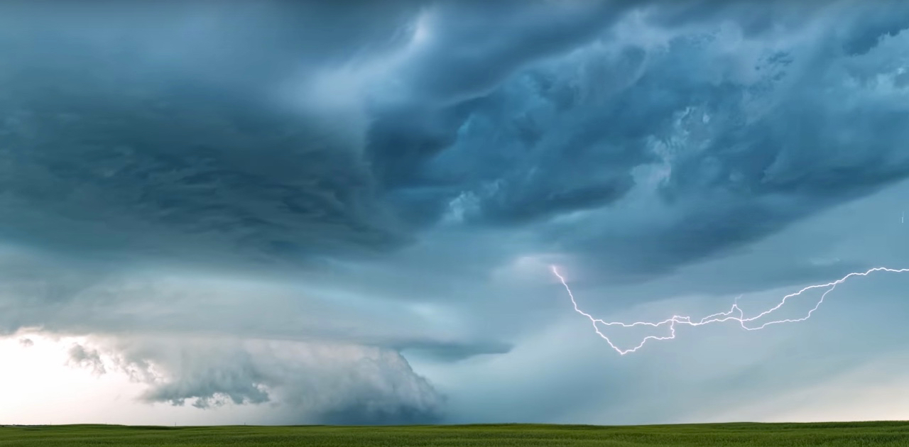 Storm Chaser Captures Lightning at 1,000fps in 4K - Nature TTL