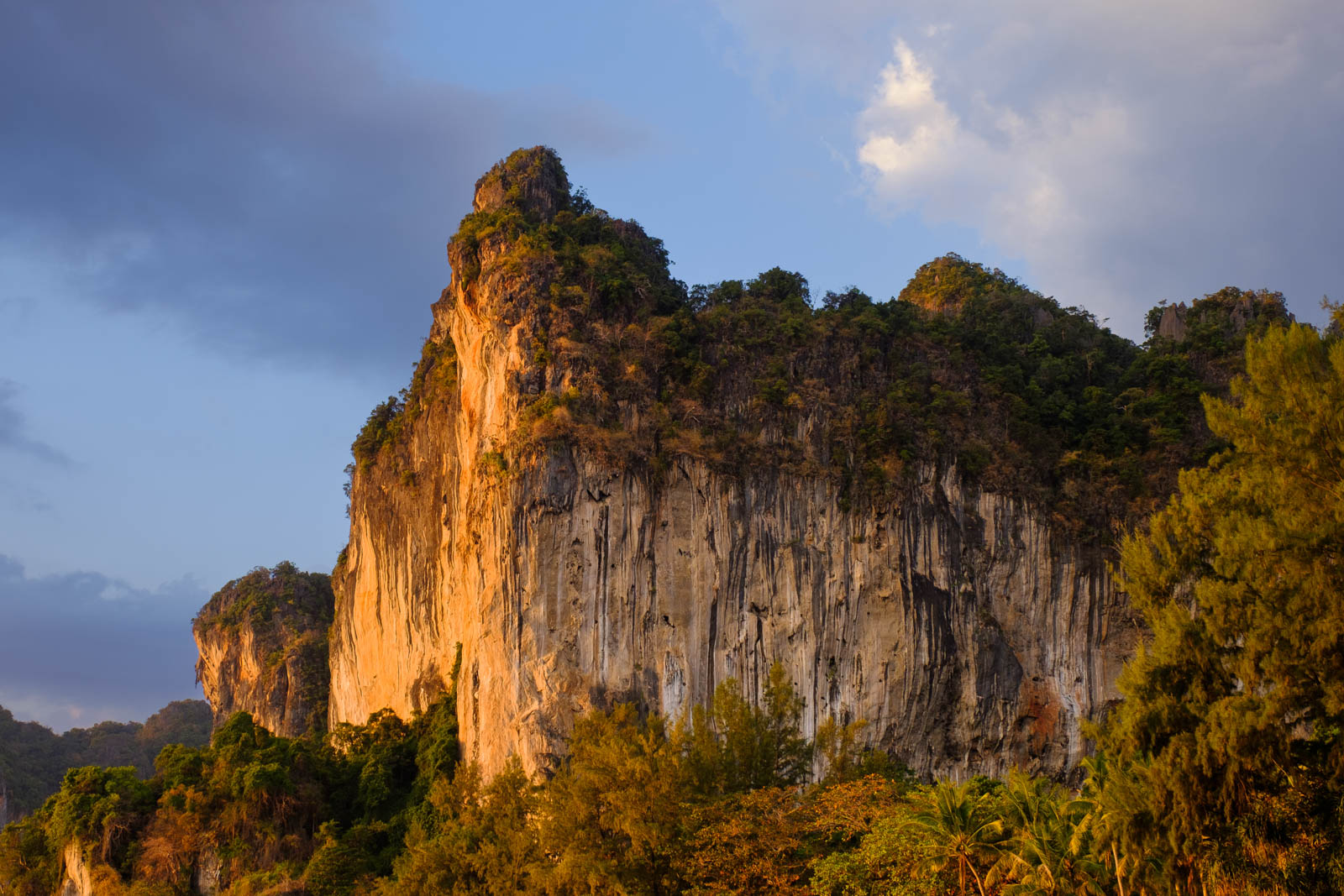 Handheld Landscape Photography: Shooting Landscapes Without a Tripod ...